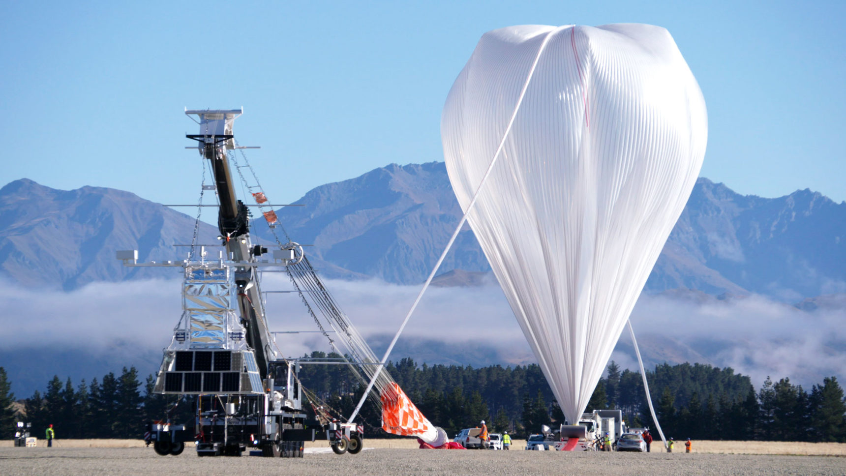 A Cosmic-Ray Hunter Takes to the Sky | Quanta Magazine