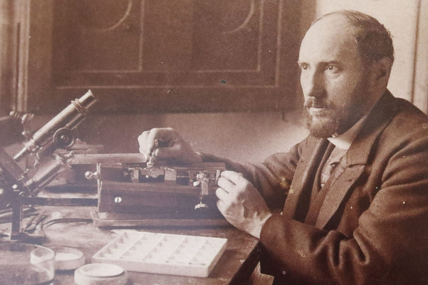 Why the First Drawings of Neurons Were Defaced | Quanta Magazine