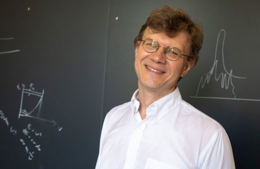 Quantum Machine Appears to Defy Universe’s Push for Disorder | Quanta ...