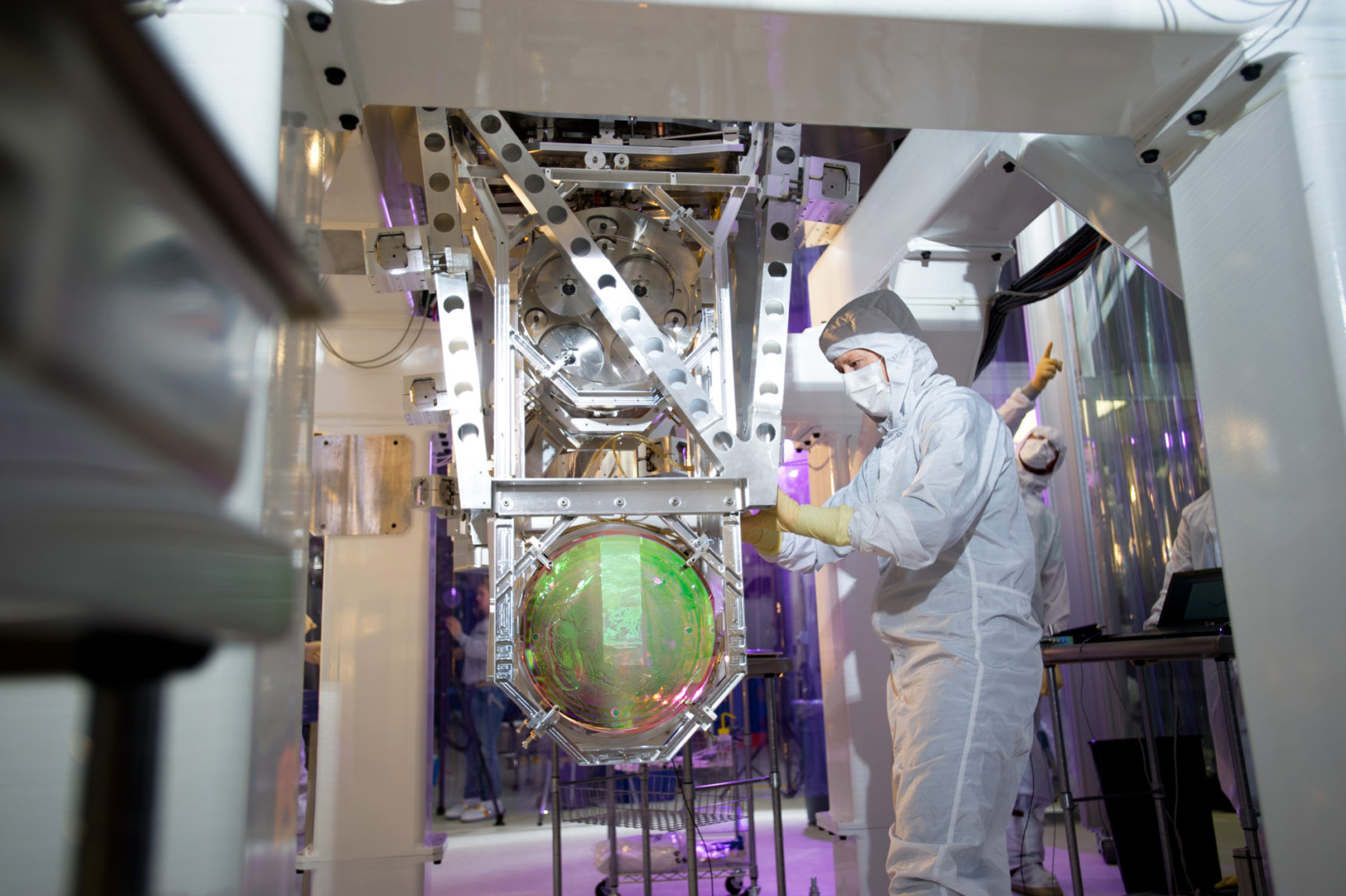 To Make the Perfect Mirror, Physicists Confront the Mystery of Glass ...