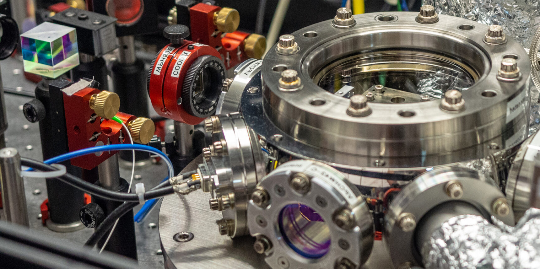 How Big Can the Quantum World Be? Physicists Probe the Limits. | Quanta ...