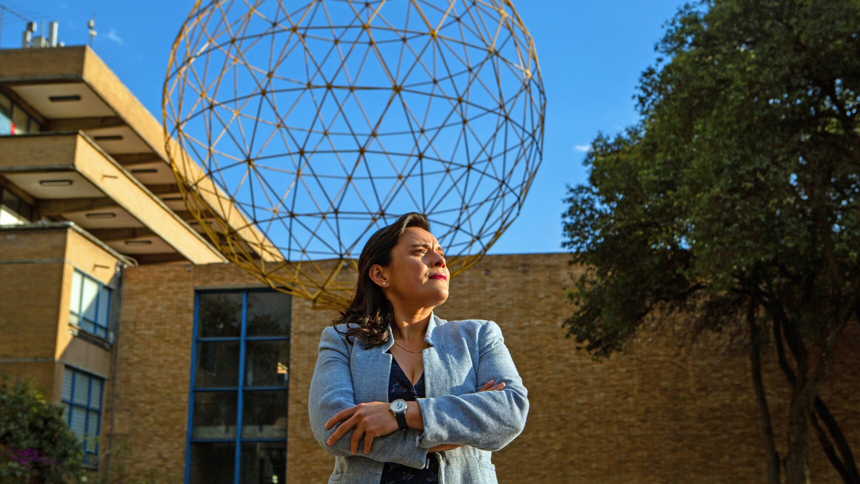 In Mexico, Cosmologist Hunts for Cracks in Einstein’s Gravity Theory ...